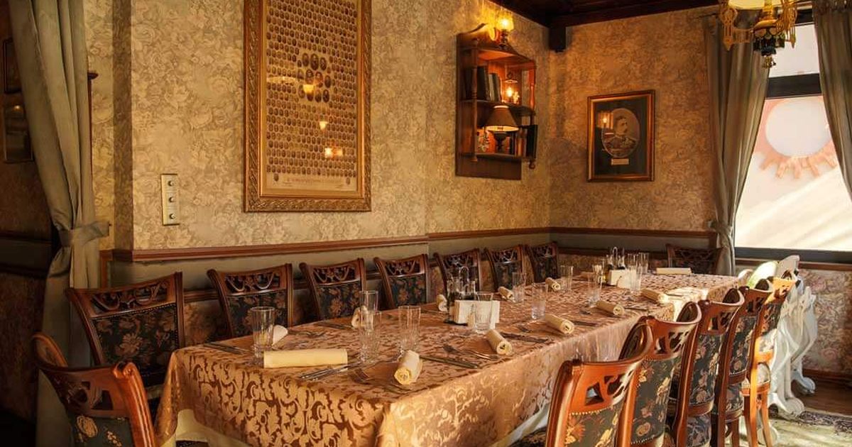 Staria Chinar: make a booking, take a look at our menu, and reviews ...